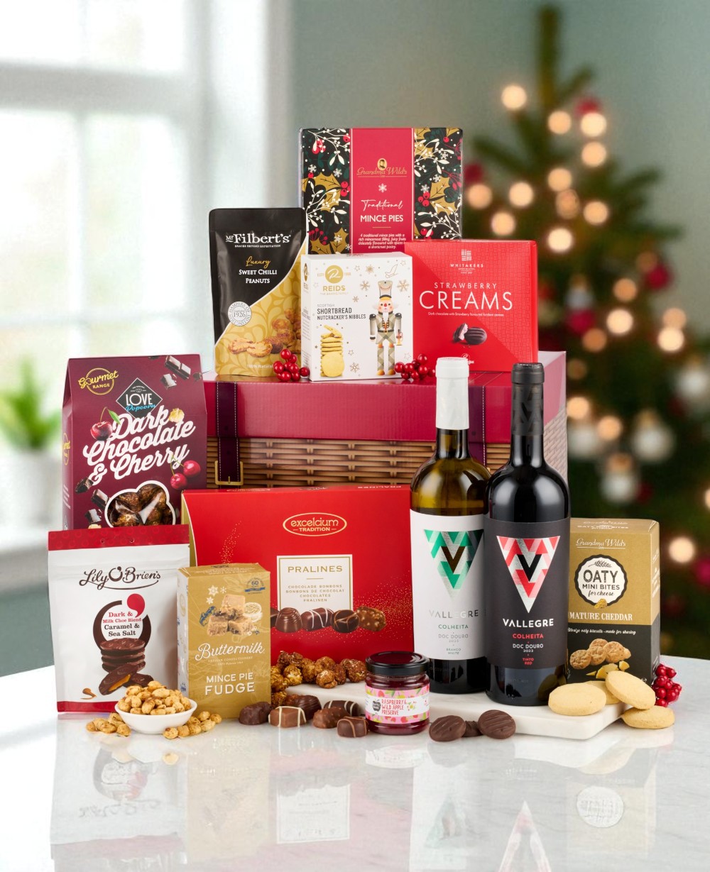 Thoroughly Christmas (with wine) Gift Hamper (Gift Hampers London)